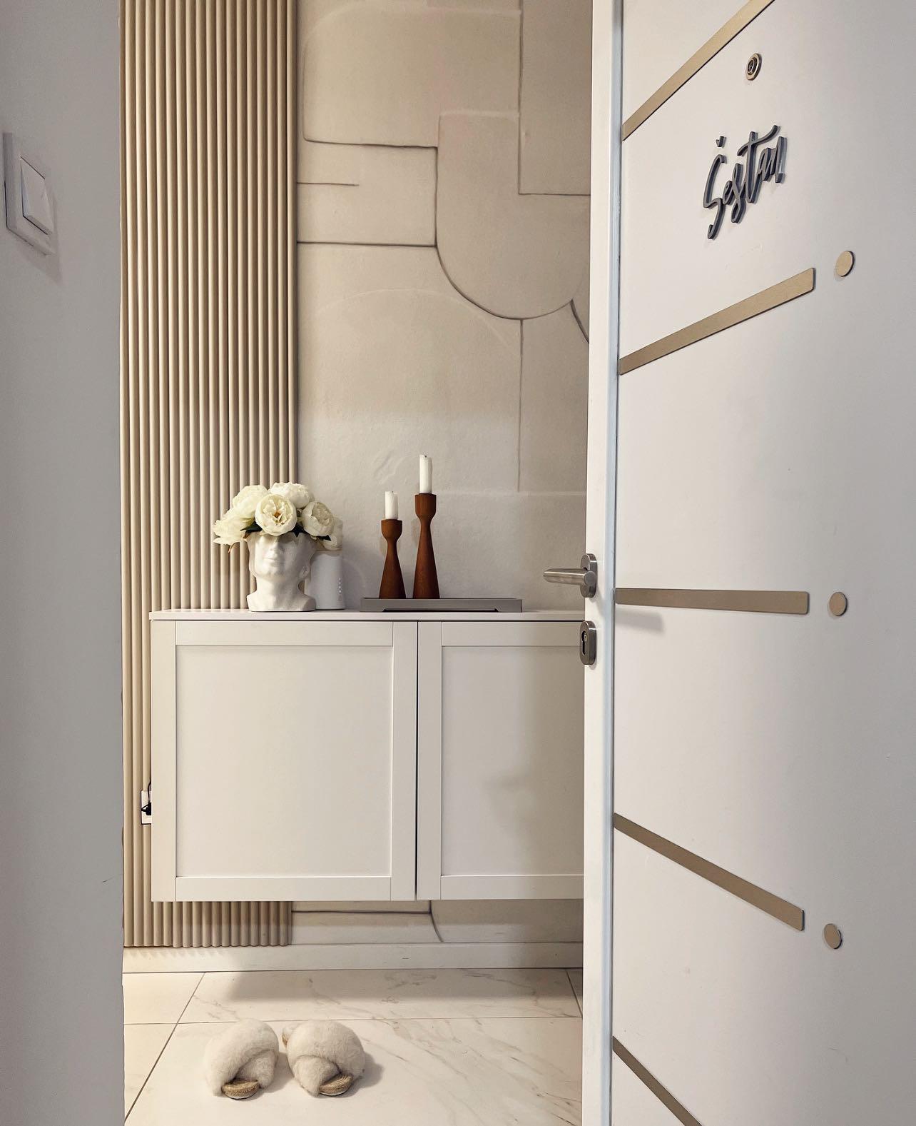 PREZIME ZA VRATA (Slova od pleksiglasa) - MAYOLIS